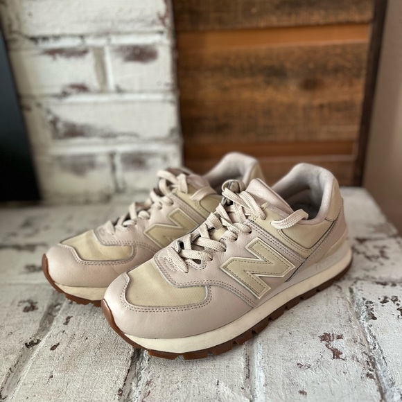 New Balance | Shoes | New Balance 574 Women 9 Mens 75 Leather Cream ...
